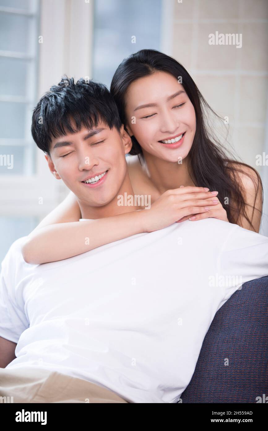 Young couple home hi-res stock photography and images - Alamy