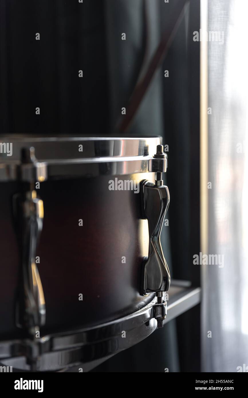 Close up of a snare drum, percussion instrument Stock Photo - Alamy