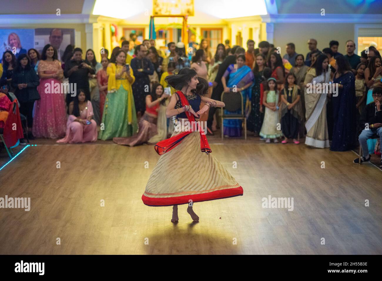 Indian family celebrating diwali festival hi-res stock photography and ...