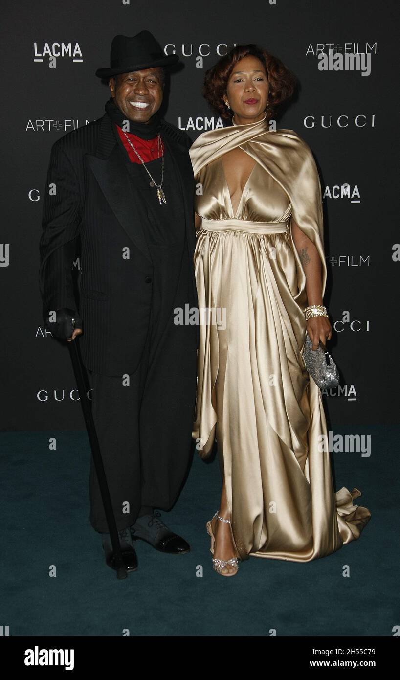 LOS ANGELES, CALIFORNIA - NOVEMBER 06: Ben Vereen, Karon Davis attend ...