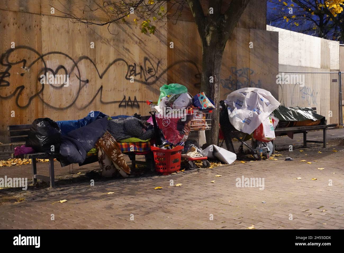Berlin, Germany. 07th Nov, 2021. Homeless people spend the night at ...