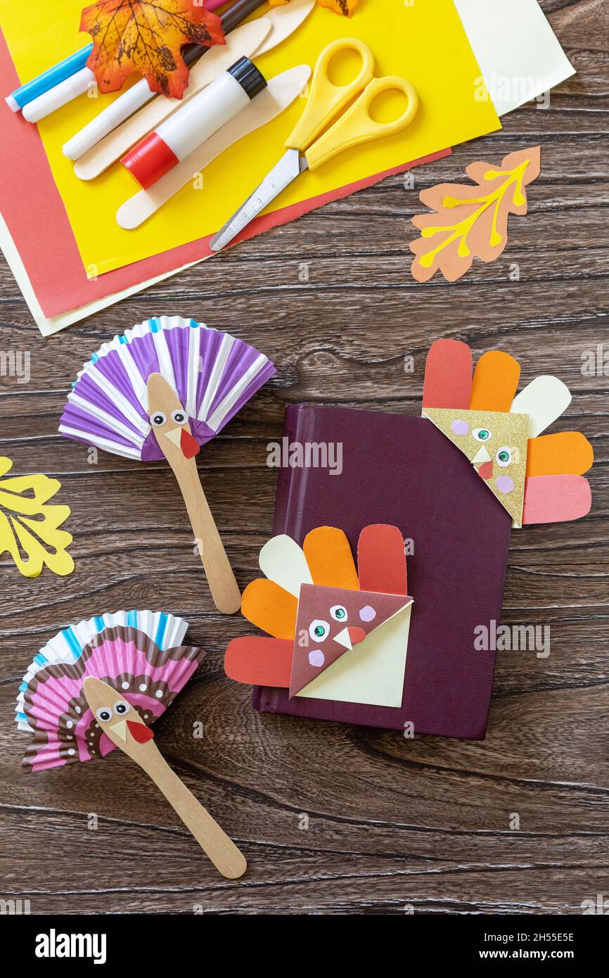 Thanksgiving craft bookmark turkey paper and toy stics puppets turkey ...