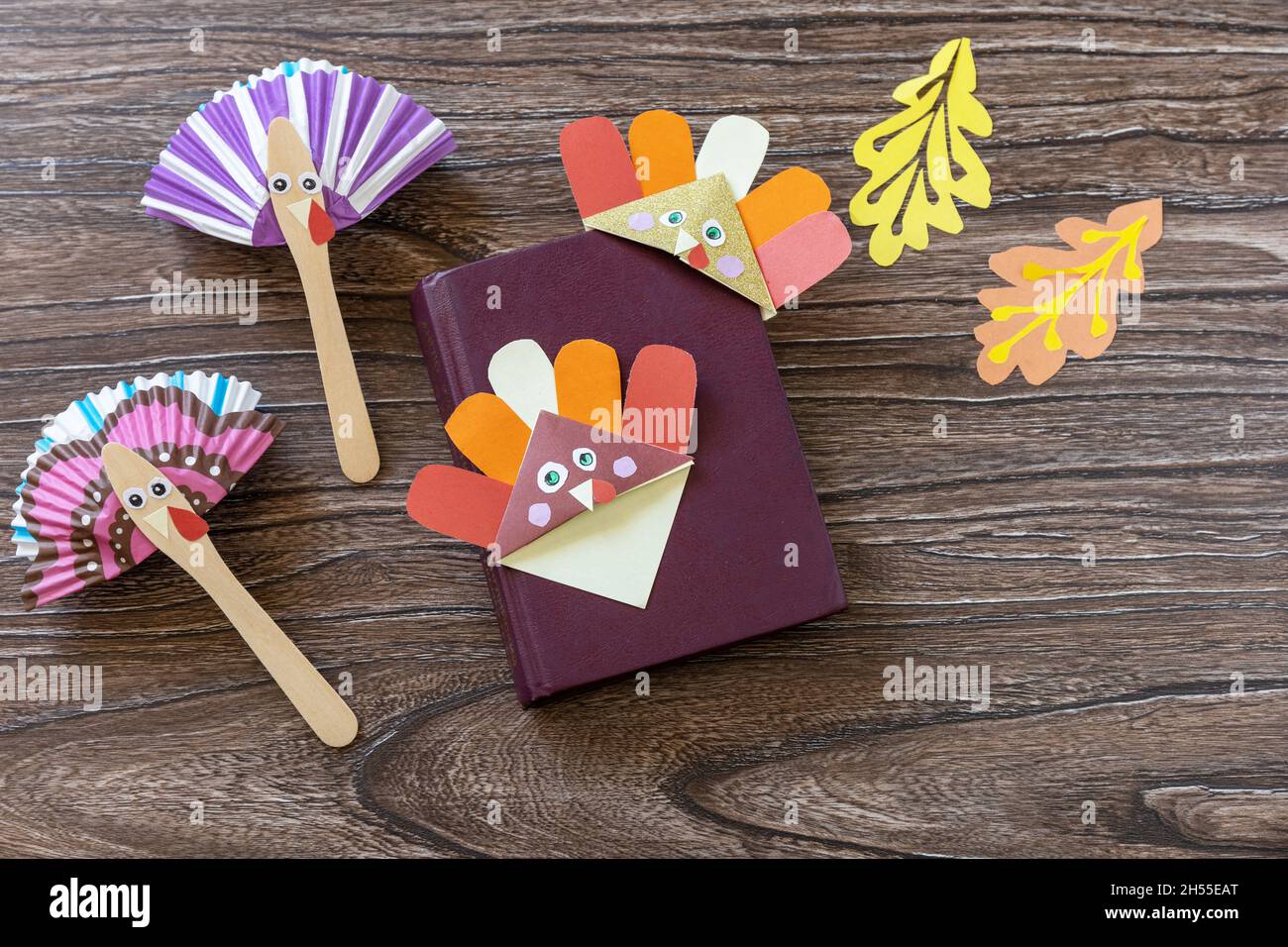 Thanksgiving craft bookmark turkey paper and toy stics puppets turkey ...