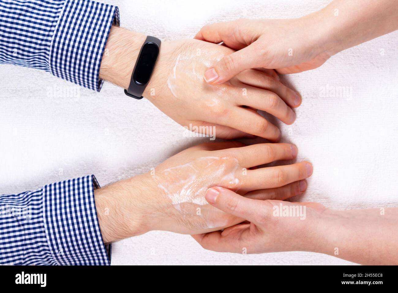 Male massage hi-res stock photography and images - Alamy