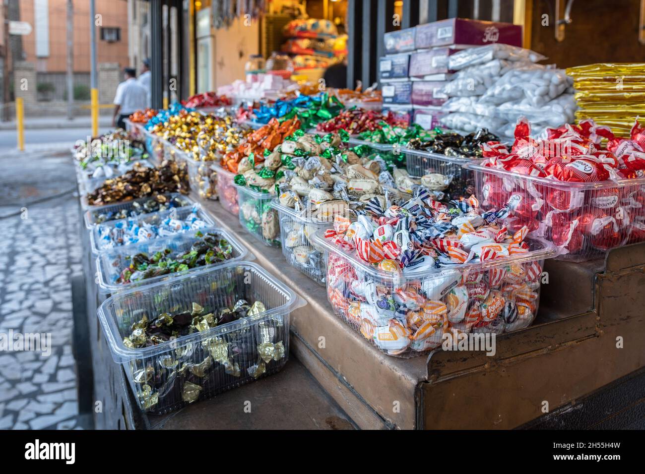 Wrapped candies hi-res stock photography and images - Alamy