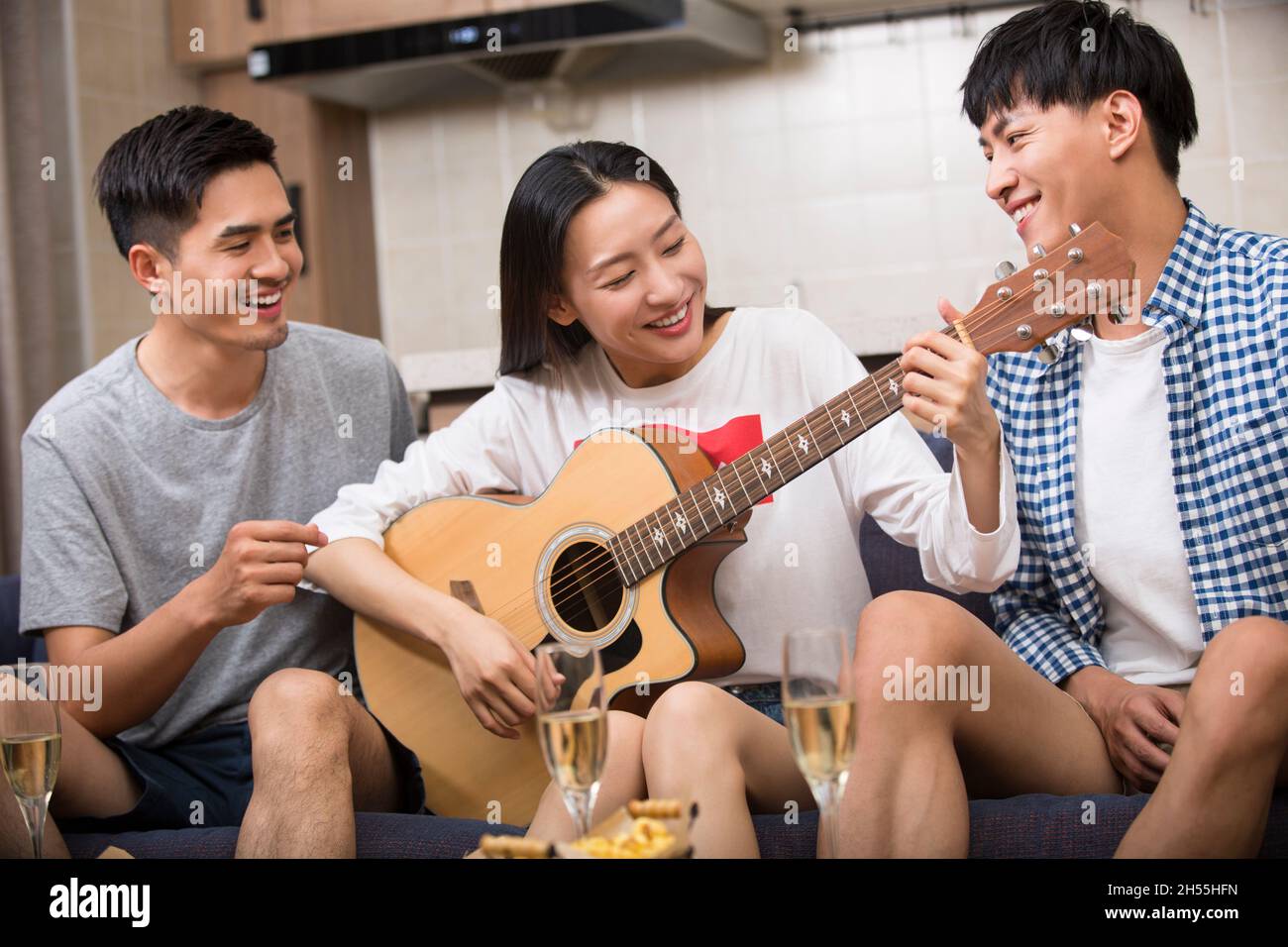 How to string popcorn hi-res stock photography and images - Alamy