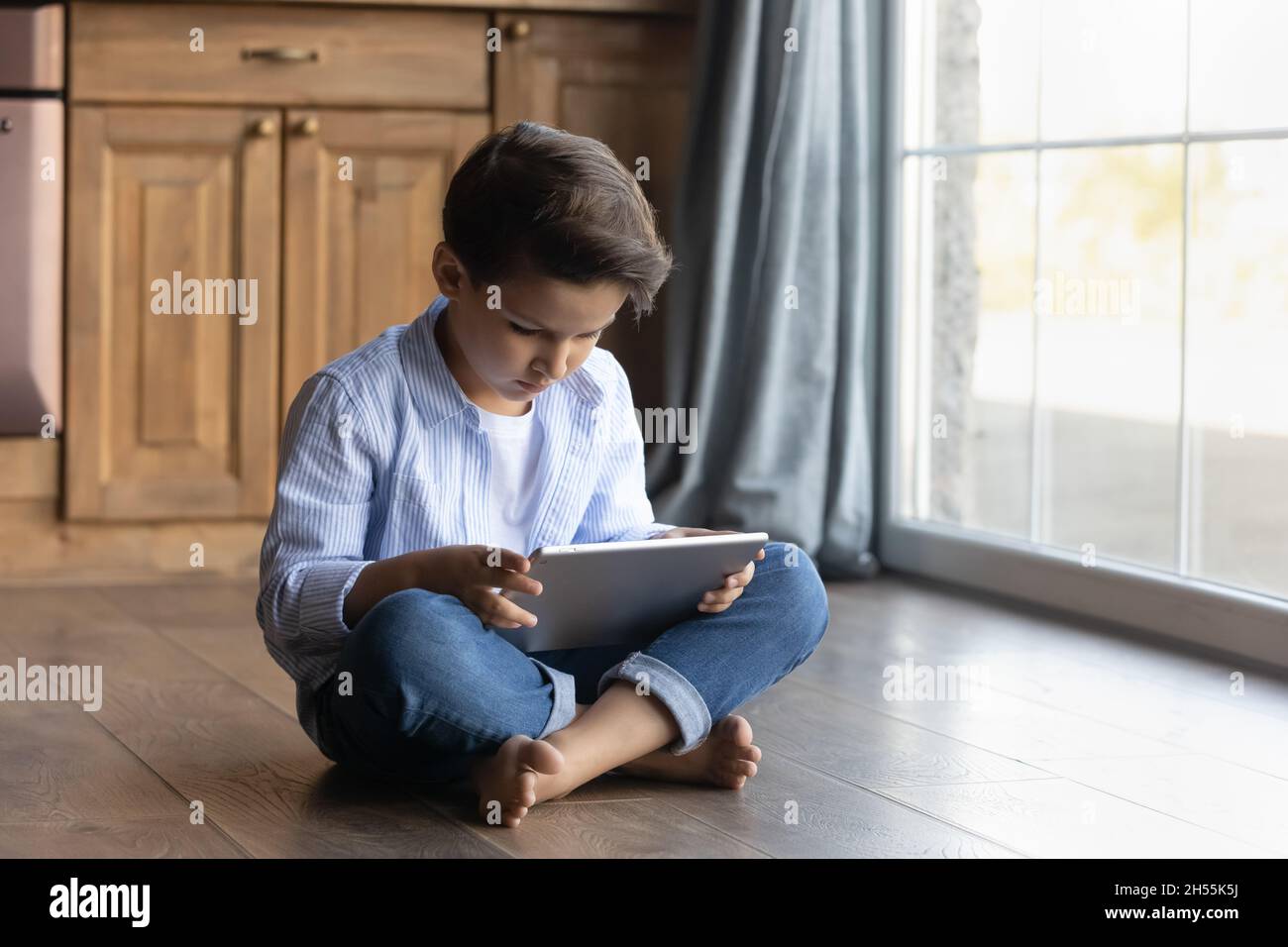 Tween boy hi-res stock photography and images - Alamy