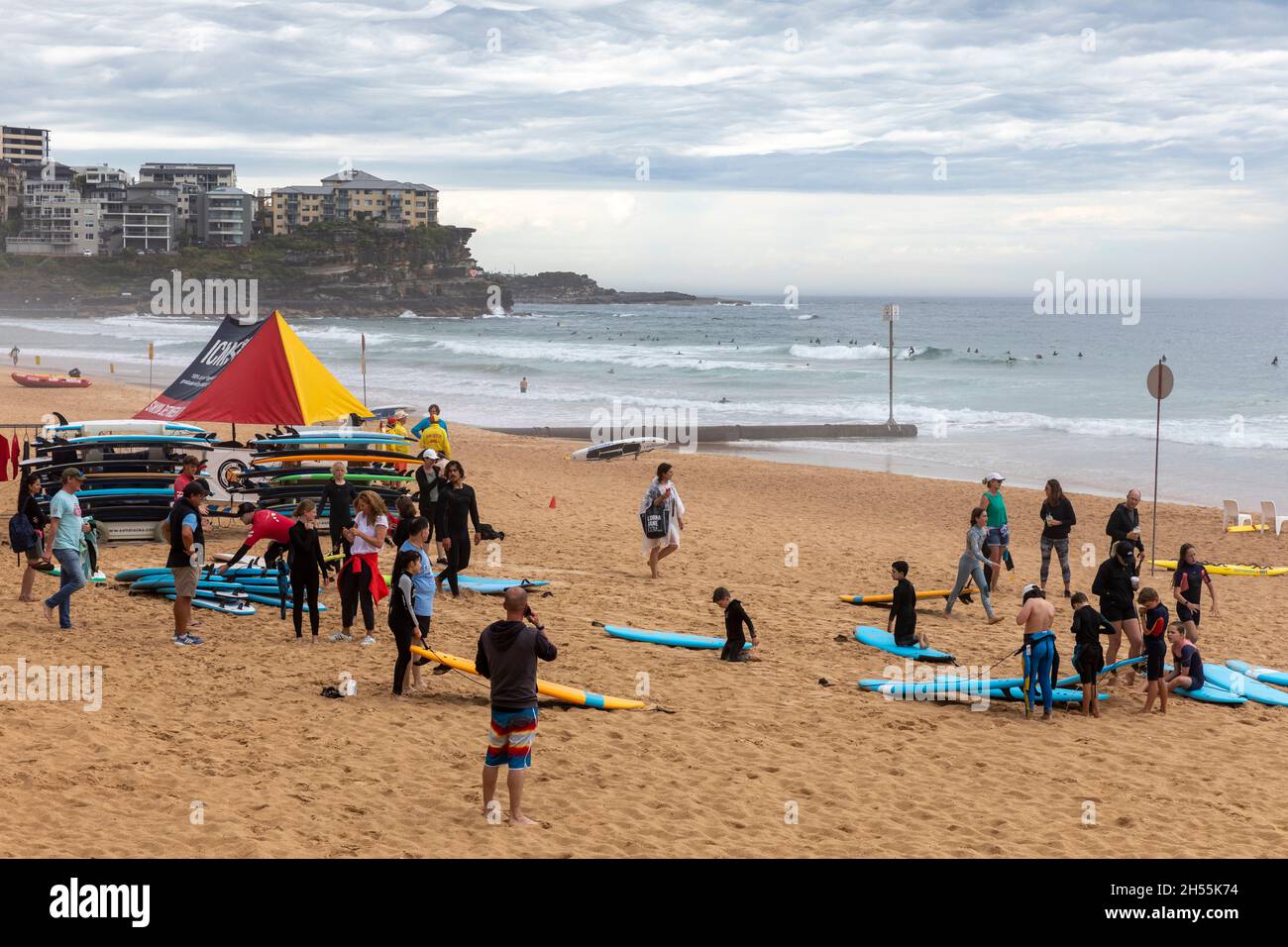 Australian kids surfing hi-res stock photography and images - Alamy