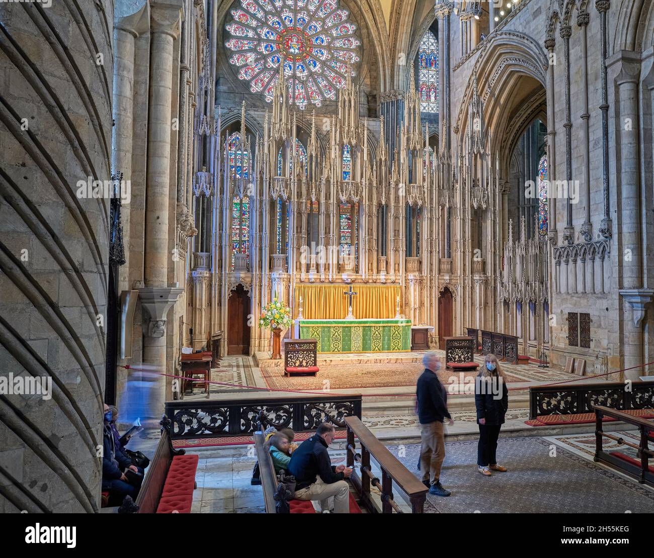 The high altar in the chancel of the cathedral at Durham, England Stock ...