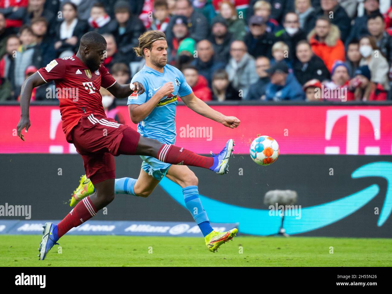 Munich, Germany. 06th Nov, 2021. Football: Bundesliga, Bayern Munich ...