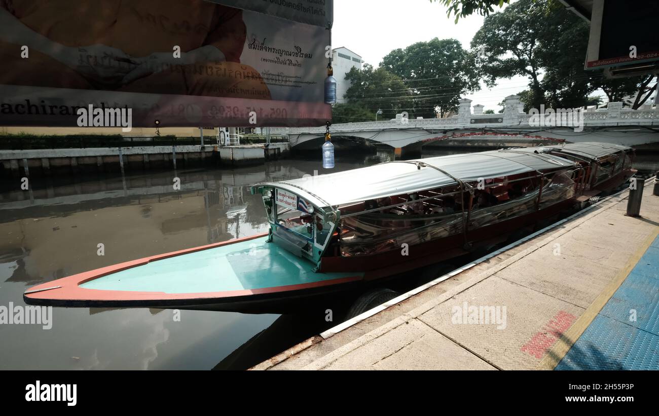 Khlong Boats Saen Saep Boat Service Stock Photo - Alamy