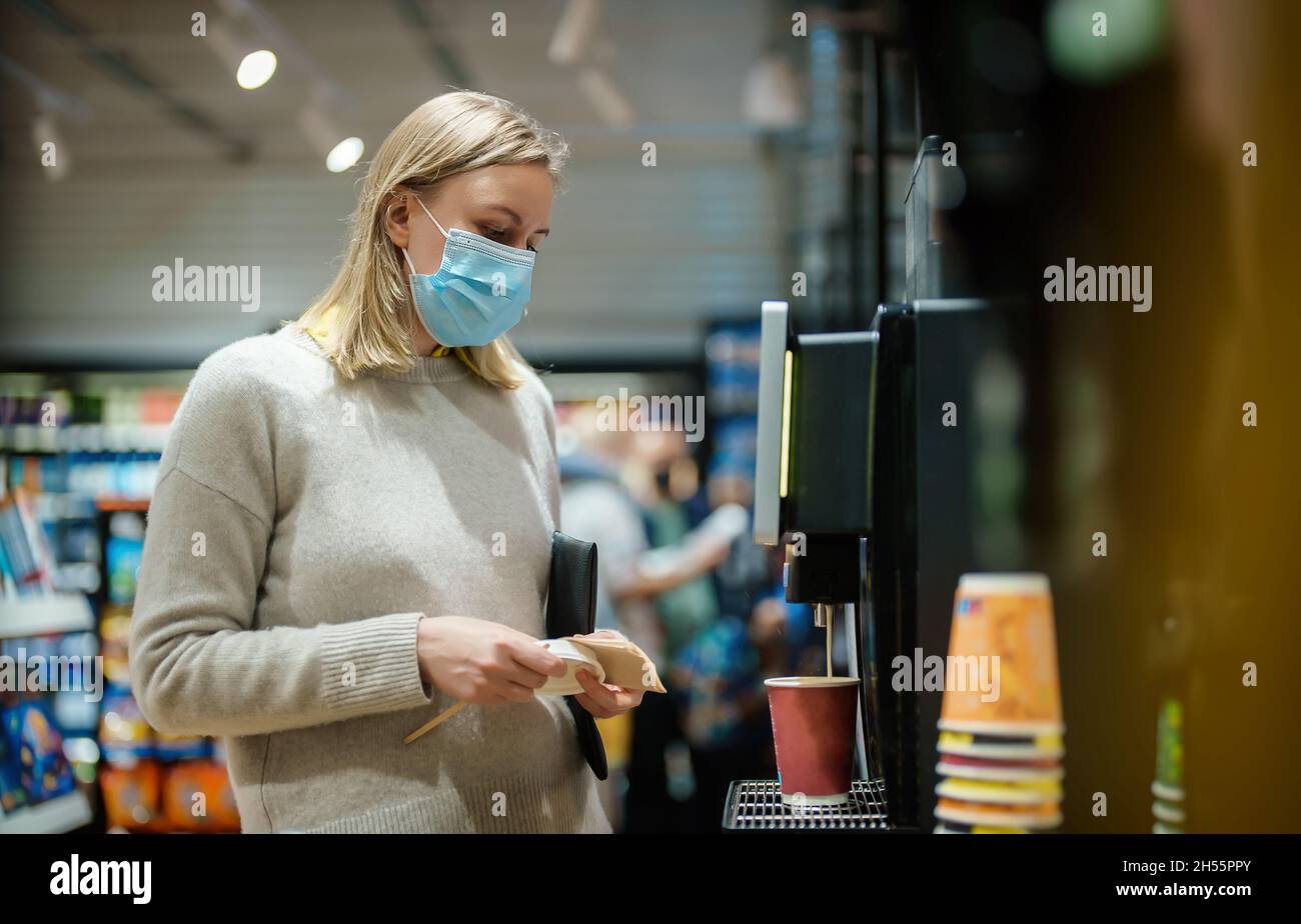 Coffee vending machine hi-res stock photography and images - Alamy