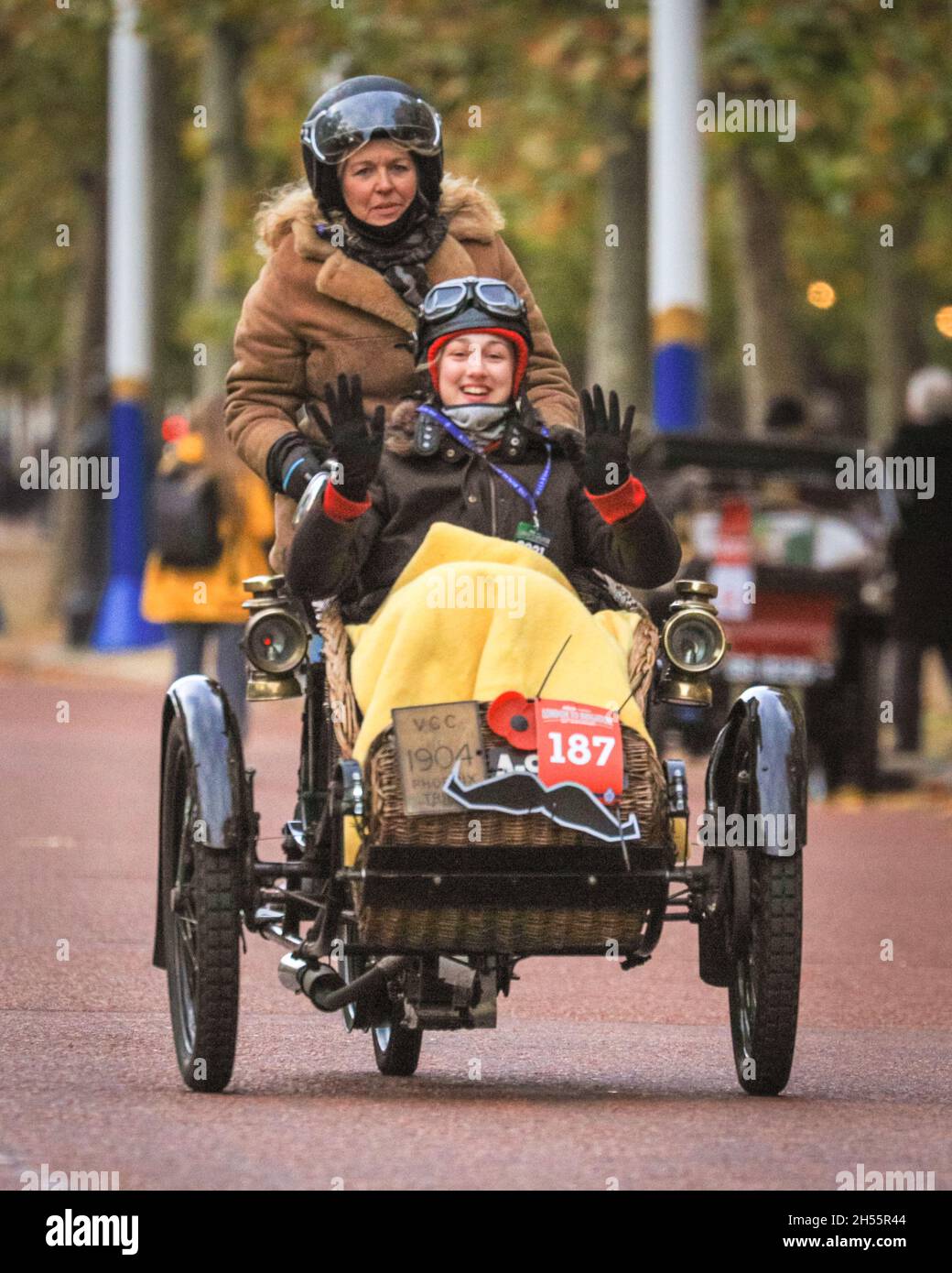 Westminster, London, UK. 07th Nov, 2021. The passengers of a 1904 ...