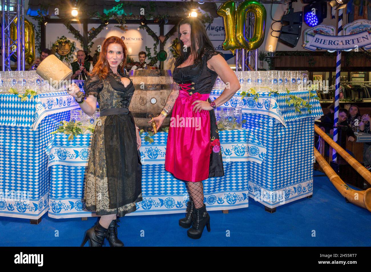 Julia exclusiv hi-res stock photography and images - Alamy