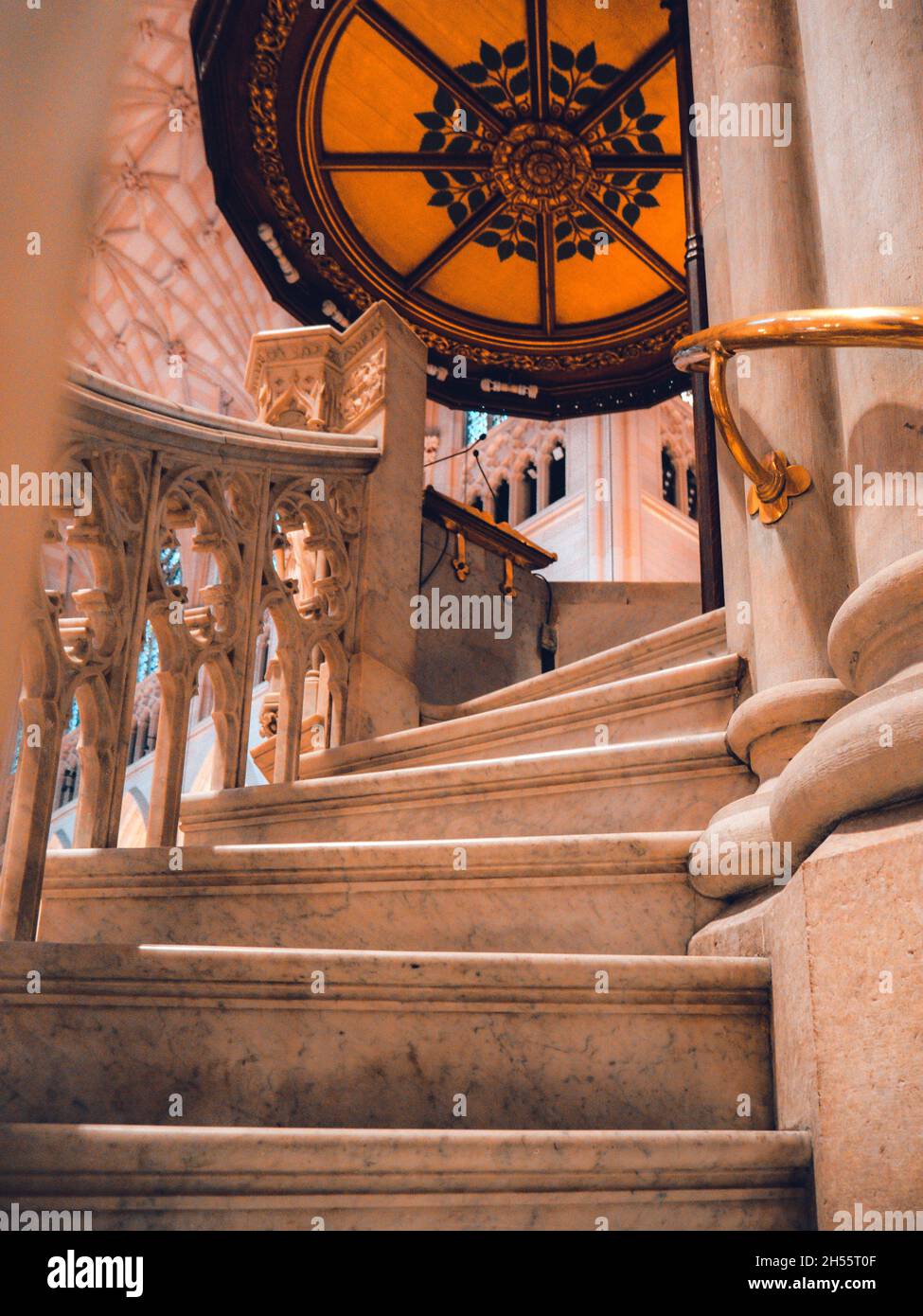Altar stairs hi-res stock photography and images - Alamy