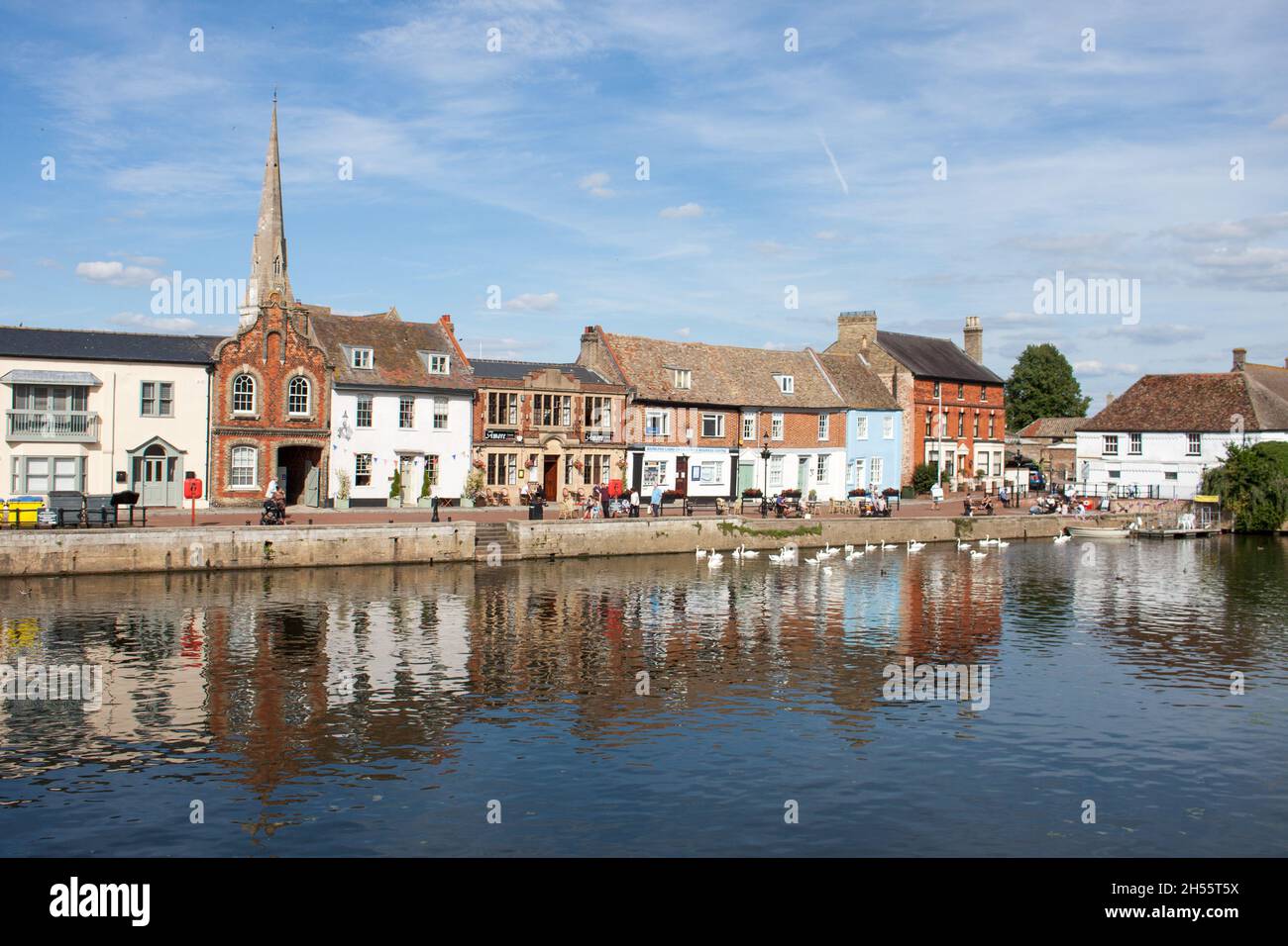Traditional quayside architecture hi-res stock photography and images ...