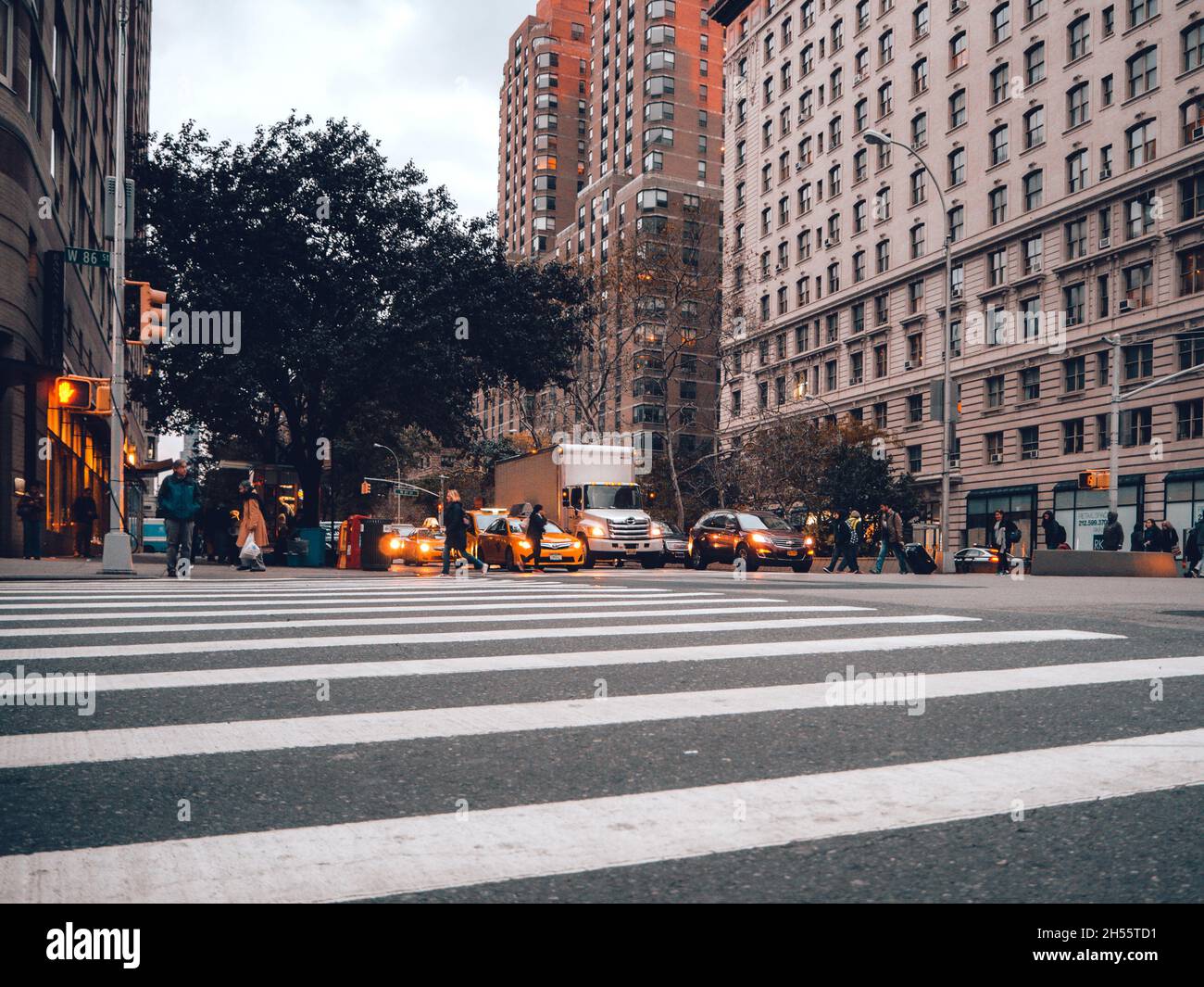 Manhattan street view from below Stock Photo - Alamy