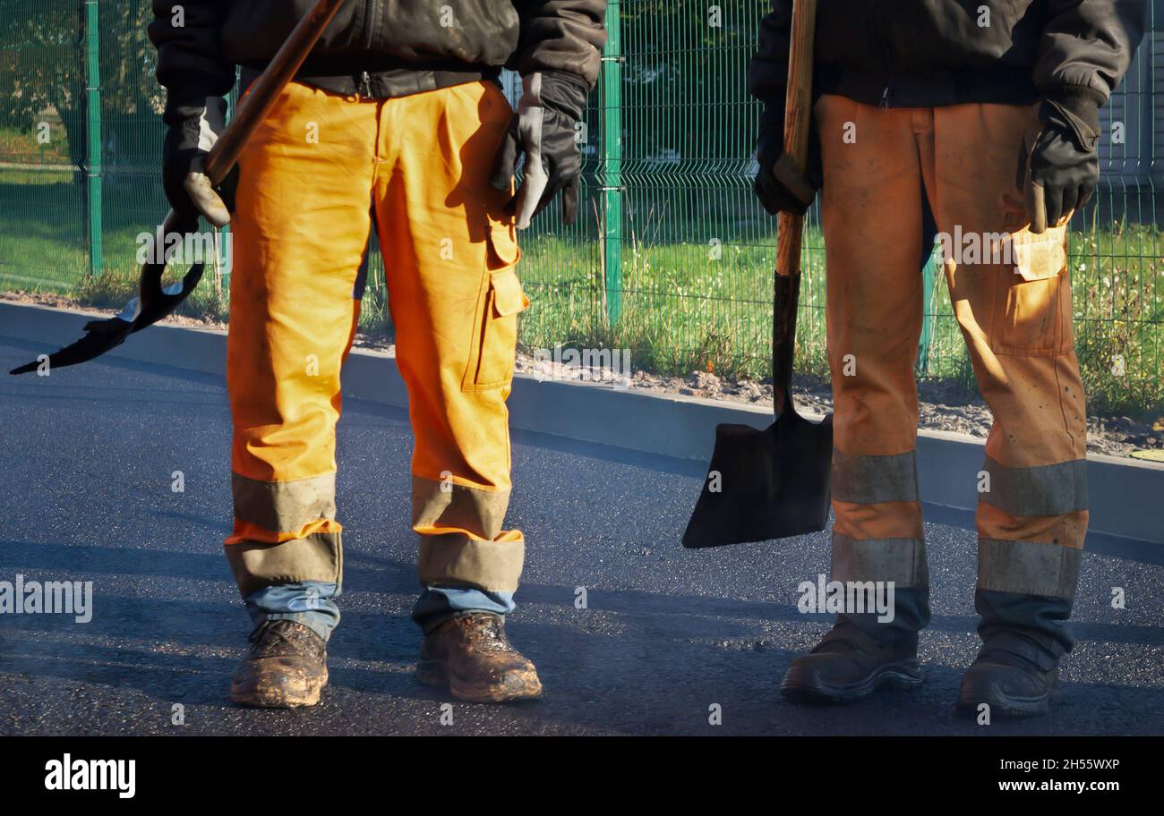 Team of road workers hi-res stock photography and images - Alamy