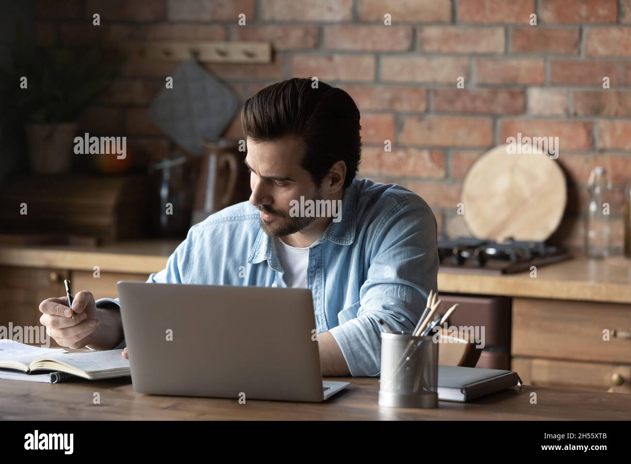 Take notes of hi-res stock photography and images - Alamy