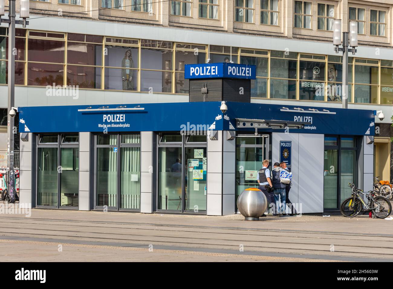 Berlin police uniform hi-res stock photography and images - Alamy
