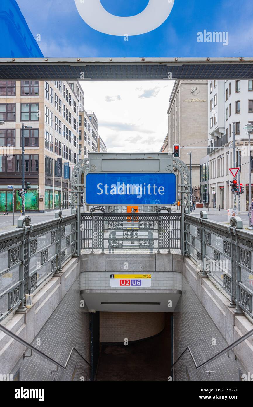Entrance to the Stadtmitte underground station in Berlin Stock Photo ...