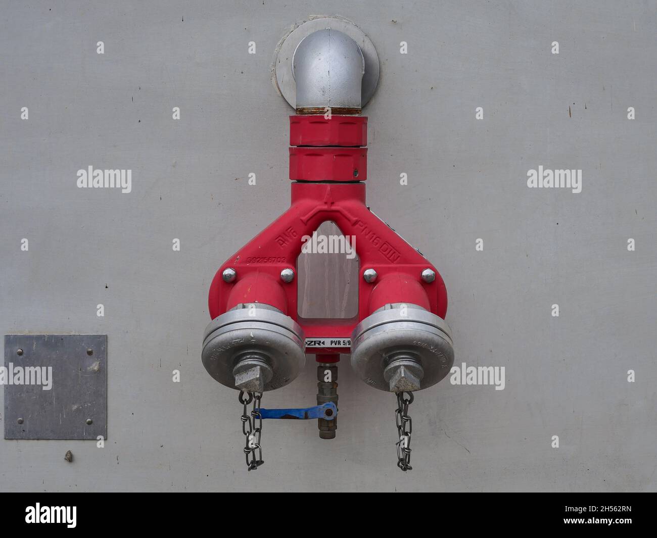 Extinguishing fire department sprays hi-res stock photography and ...