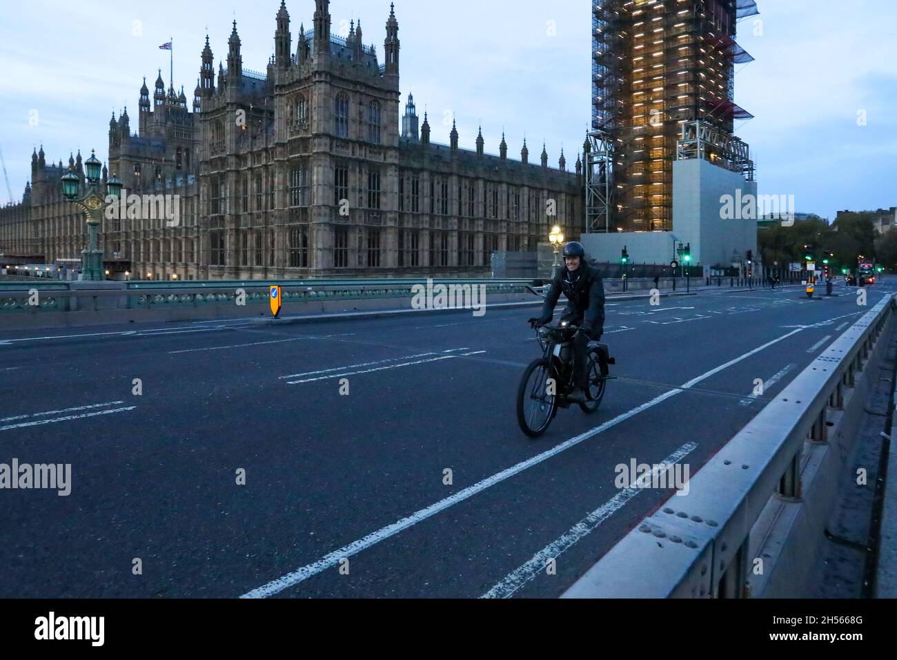 London, UK. 6th Nov, 2021. RM Sothebys London to Brighton Car Rally ...