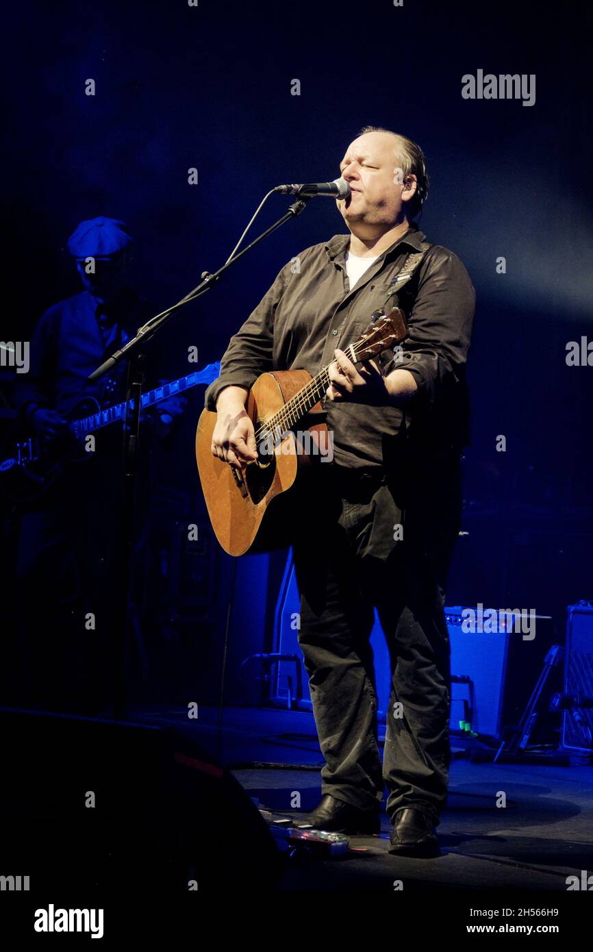 Pixies lead guitarist hi-res stock photography and images - Alamy