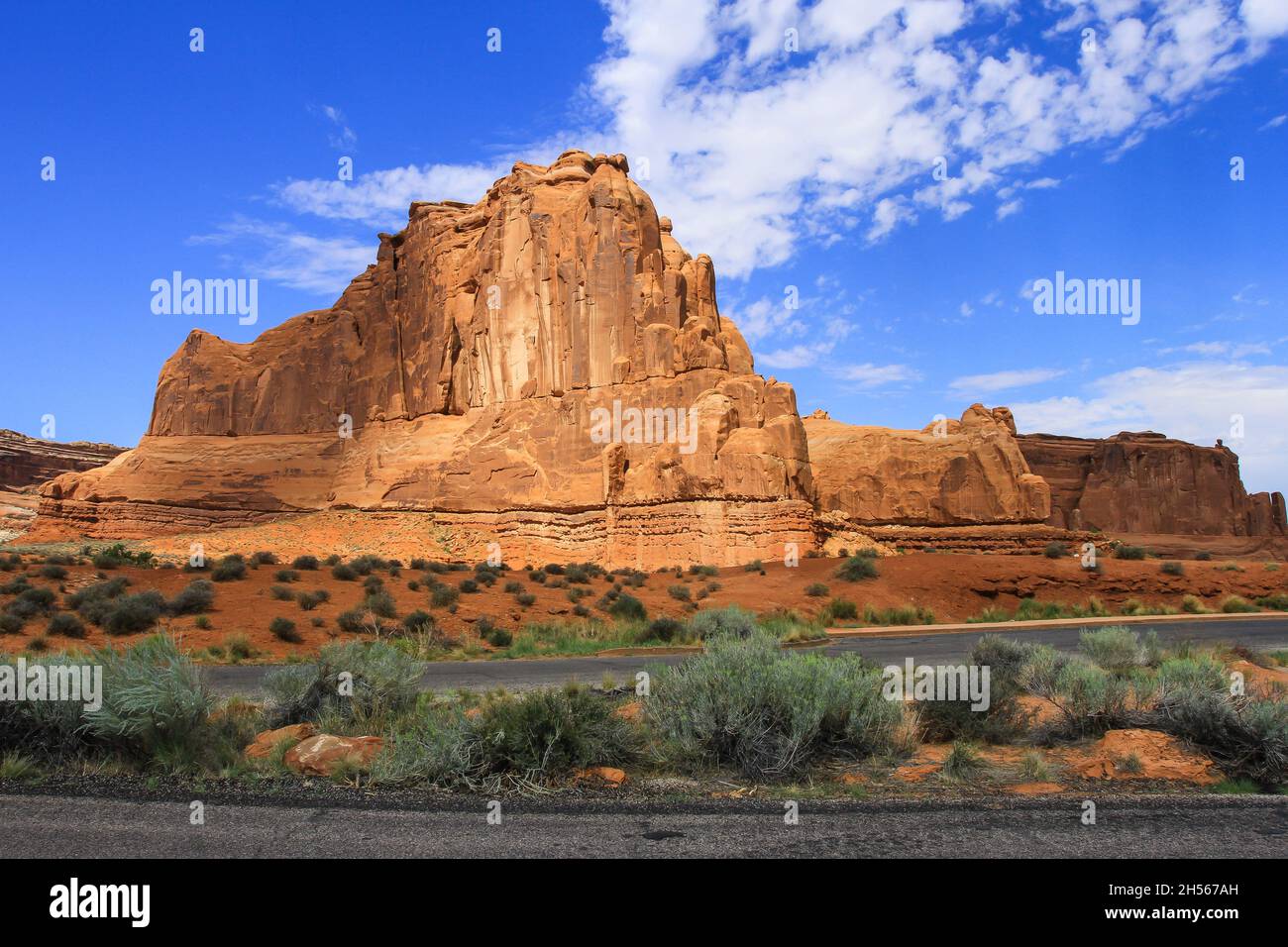 Tall rock columns hi-res stock photography and images - Alamy