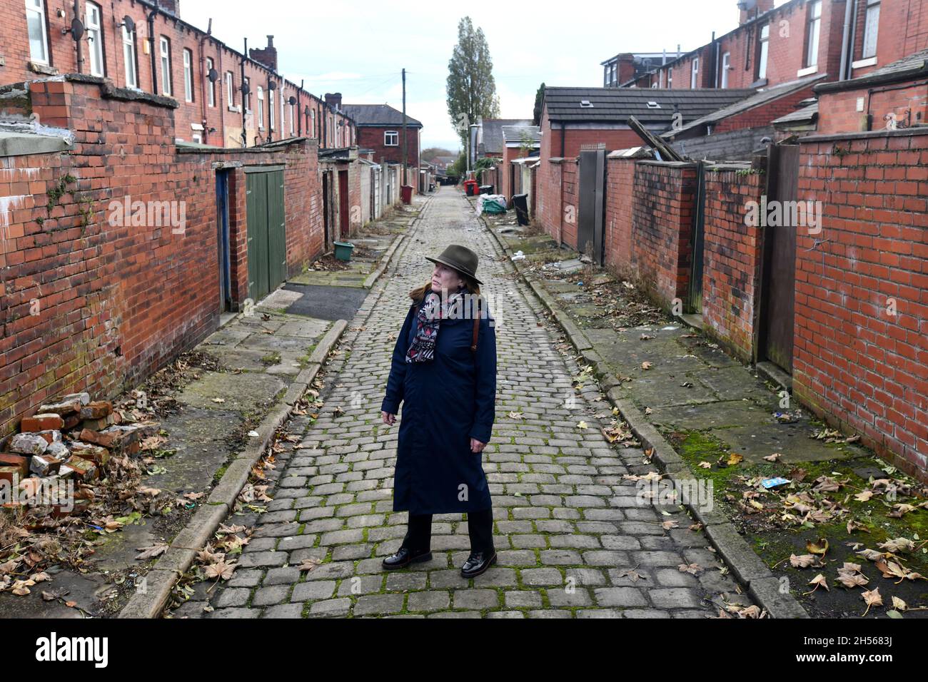 Back to back housing hi-res stock photography and images - Alamy