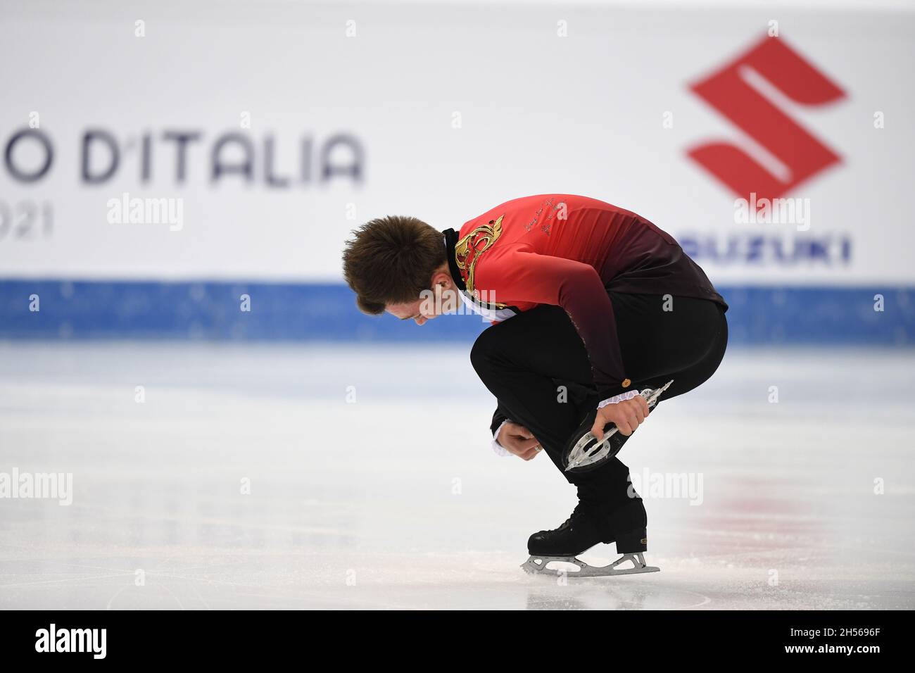 2021 isu grand prix of figure skating hi-res stock photography and ...