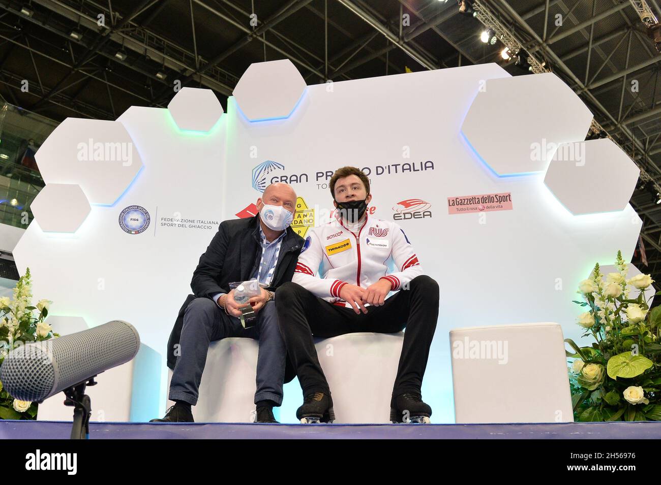 2021 isu grand prix of figure skating hi-res stock photography and ...