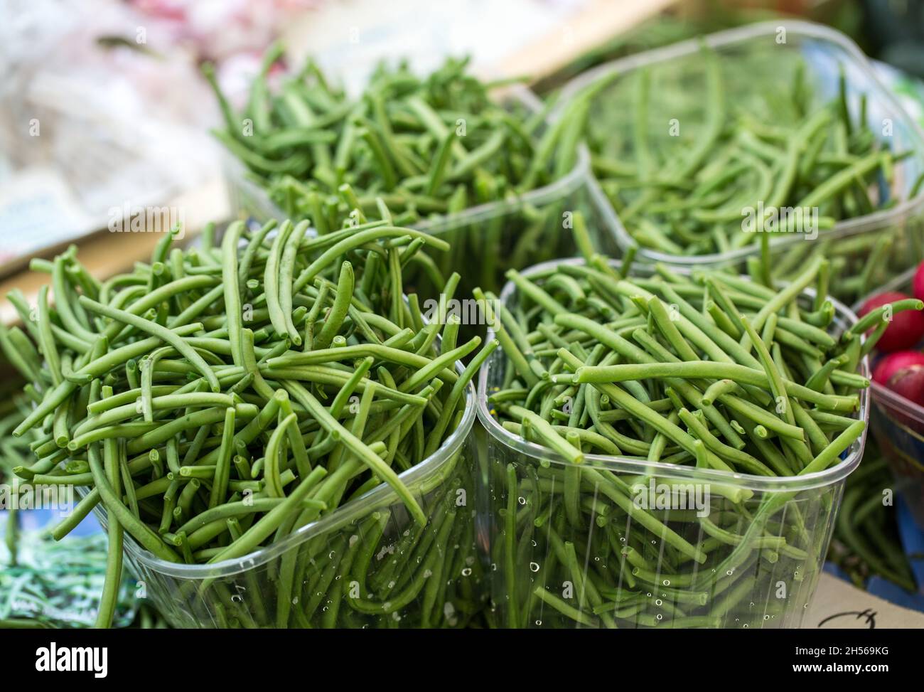 Fresh green beans on farmer agricultural market Stock Photo - Alamy