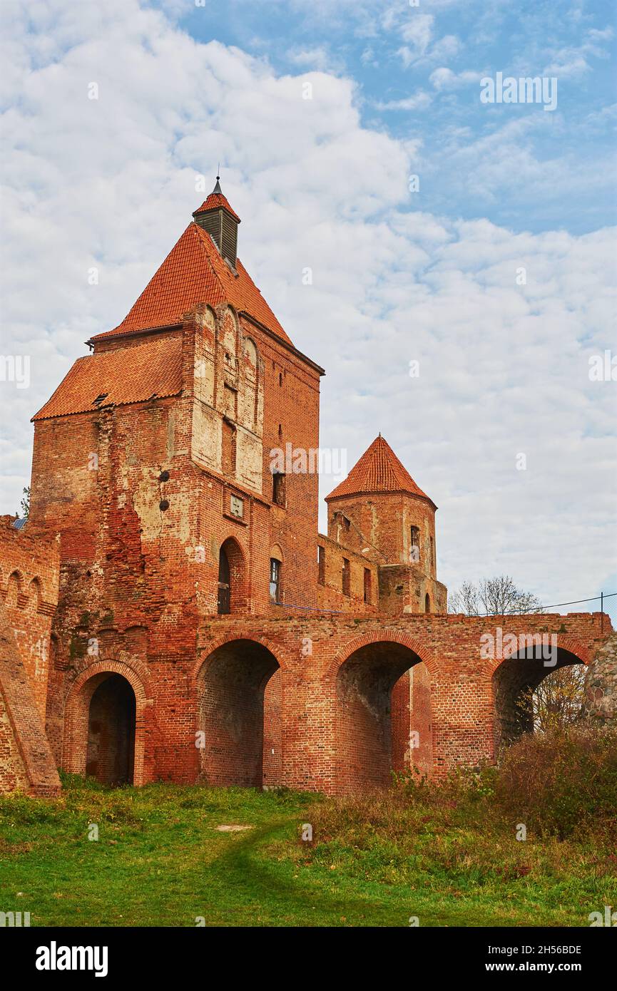 Old ruined gothic castle Stock Photo - Alamy