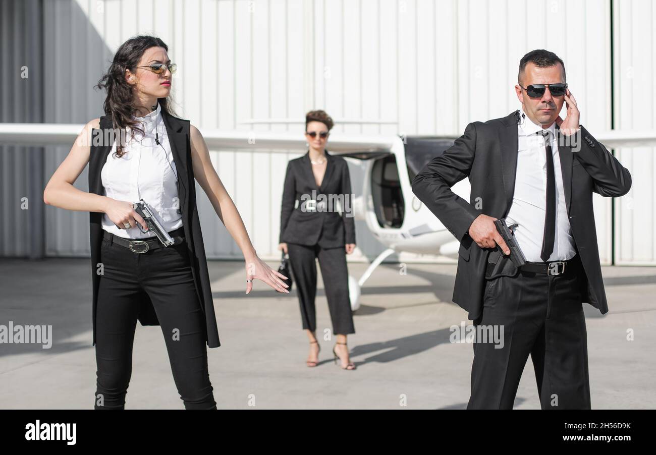 Celebrity bodyguard and VIP person security close protection services ...