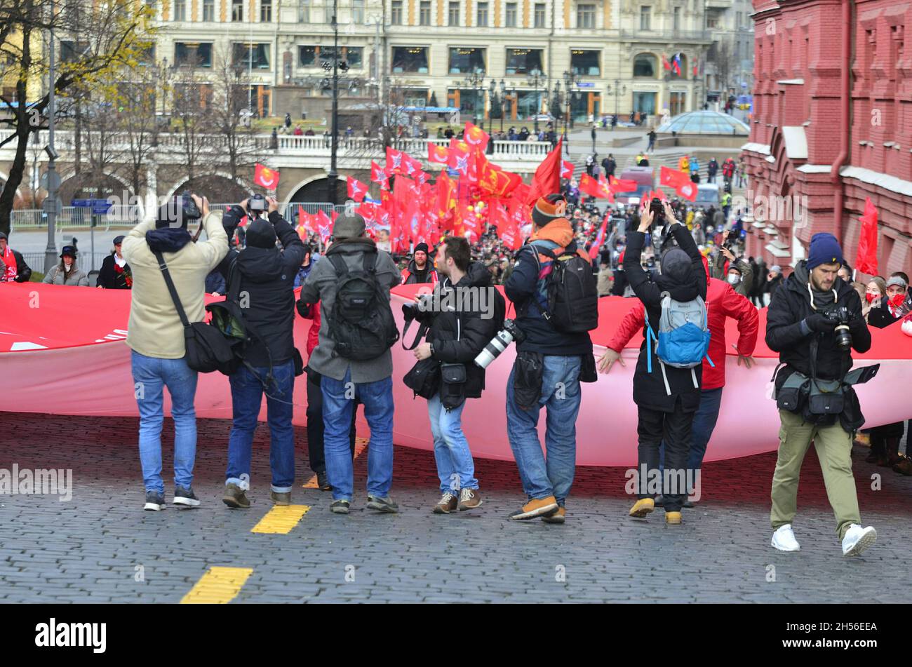 Celebrating the anniversary of the October Revolution in Moscow.Red ...
