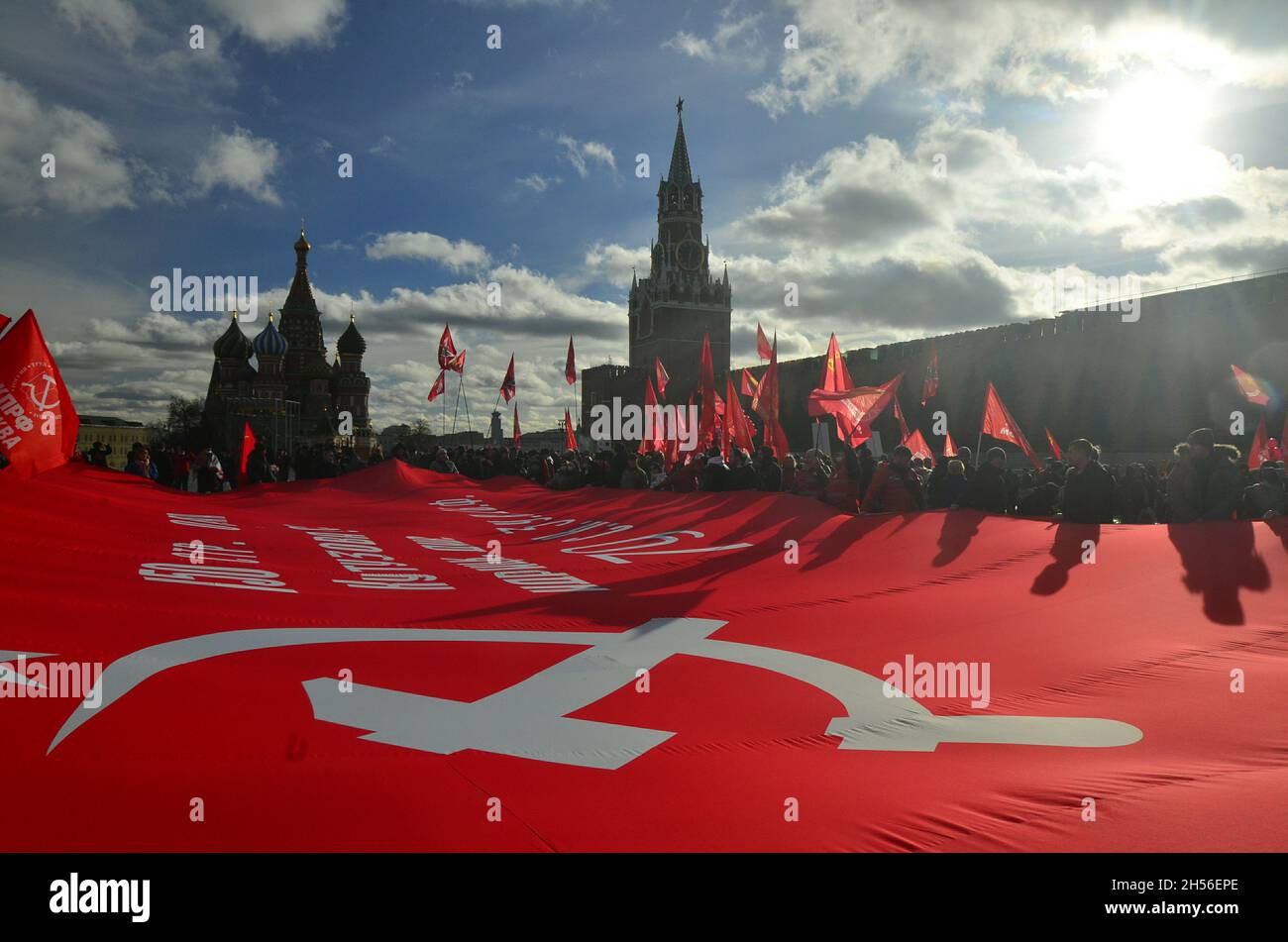 Celebrating the anniversary of the October Revolution in Moscow.Red ...