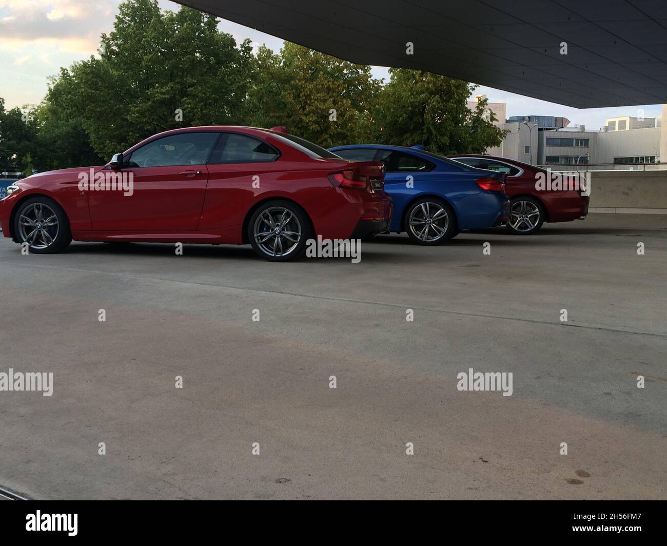 Bmw m outside hi-res stock photography and images - Alamy