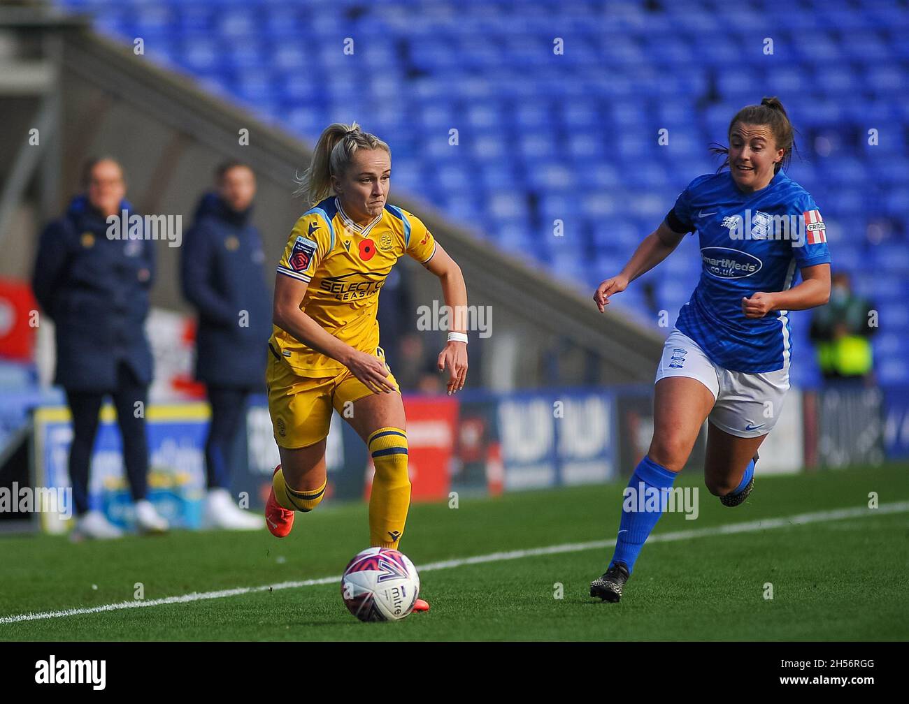 Faye bryson reading hi-res stock photography and images - Alamy
