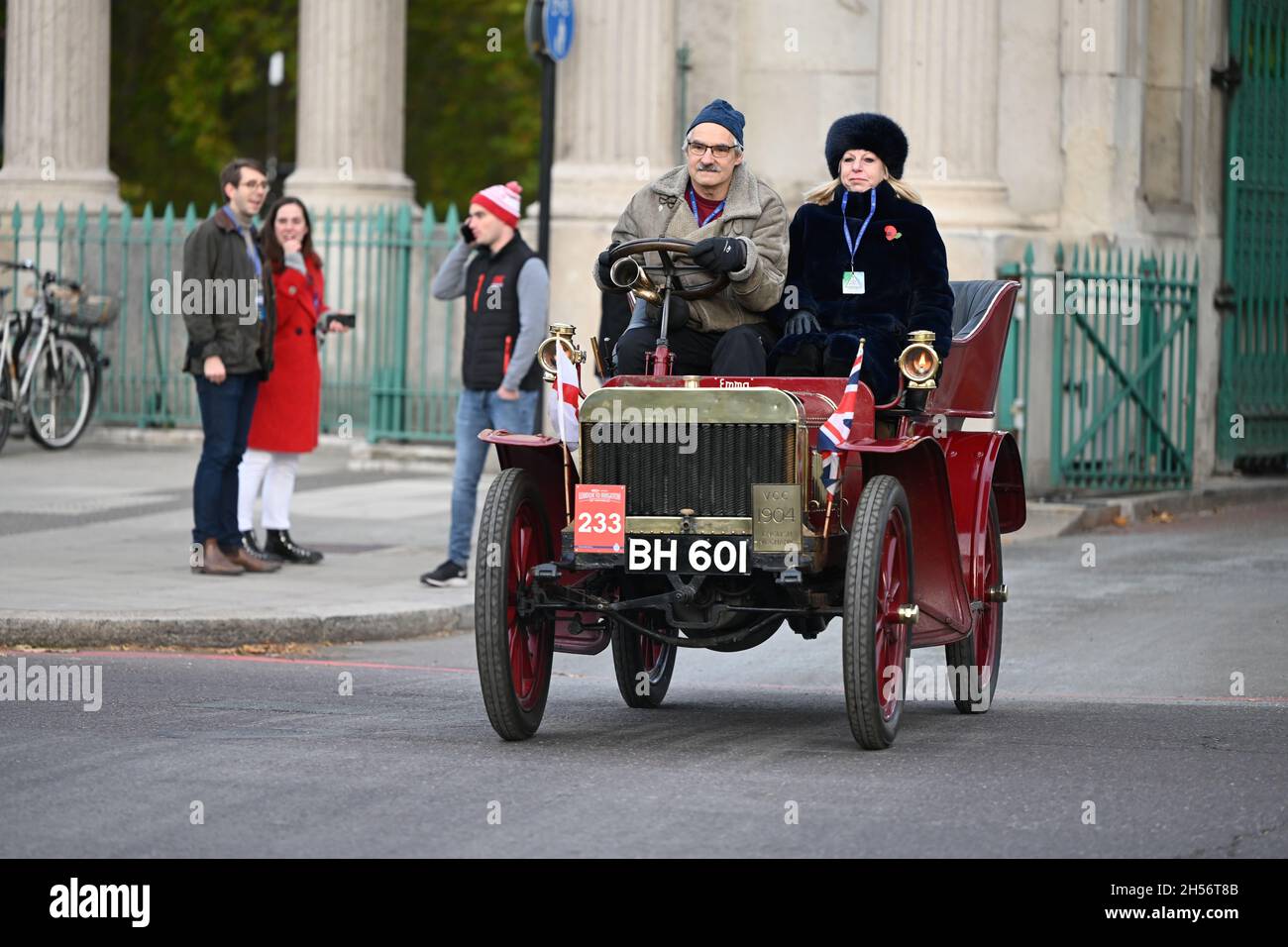 London to Brighton Veteran and Vintage car run Stock Photo - Alamy