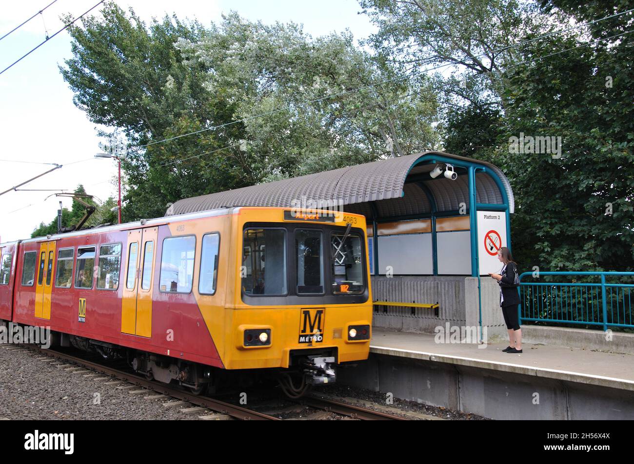 Metro local hi-res stock photography and images - Alamy