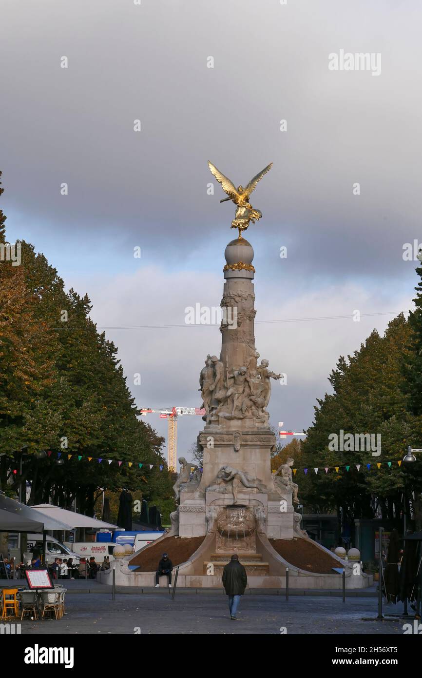 Subé Fountain (Fontaine Subé) with gold statue 'Victory' on top, Place ...