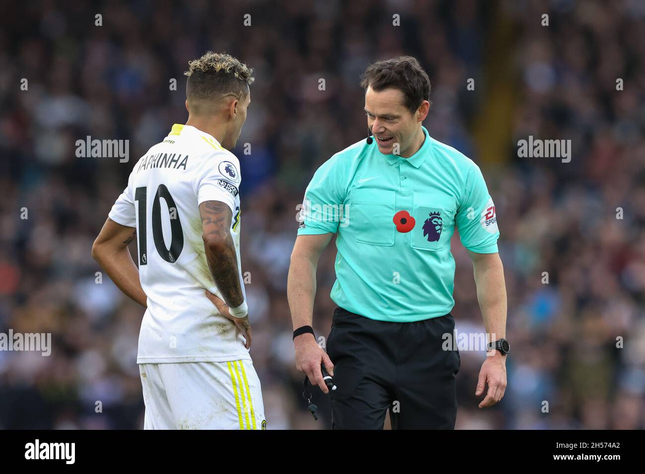 Darren england referee hi-res stock photography and images - Alamy