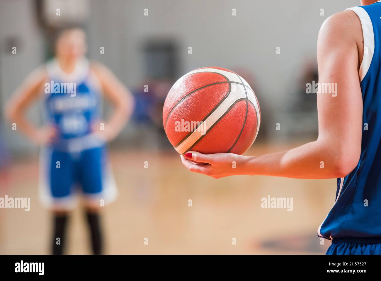 Basketball indoor red hi-res stock photography and images - Alamy