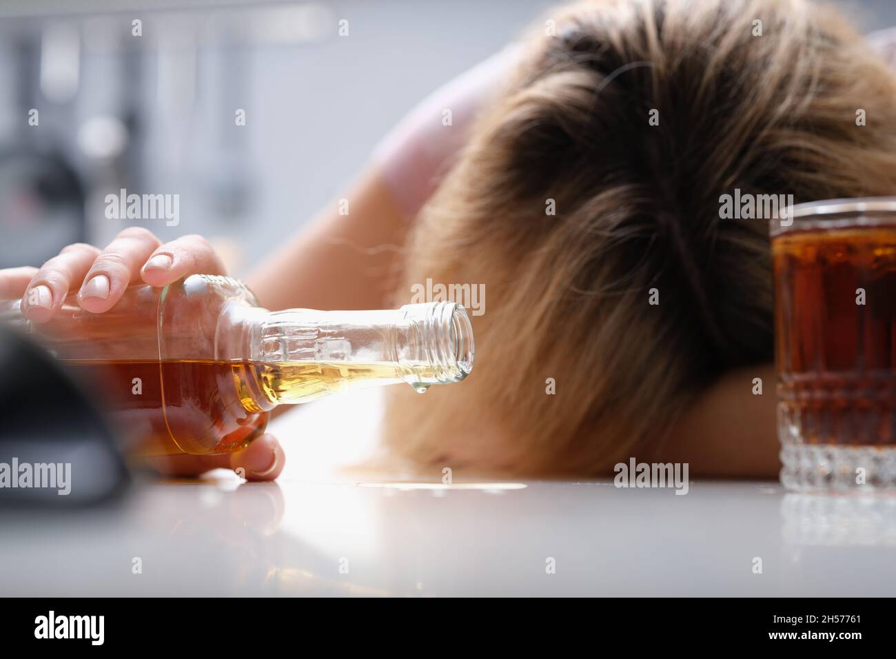 Drunk woman pub hi-res stock photography and images - Alamy