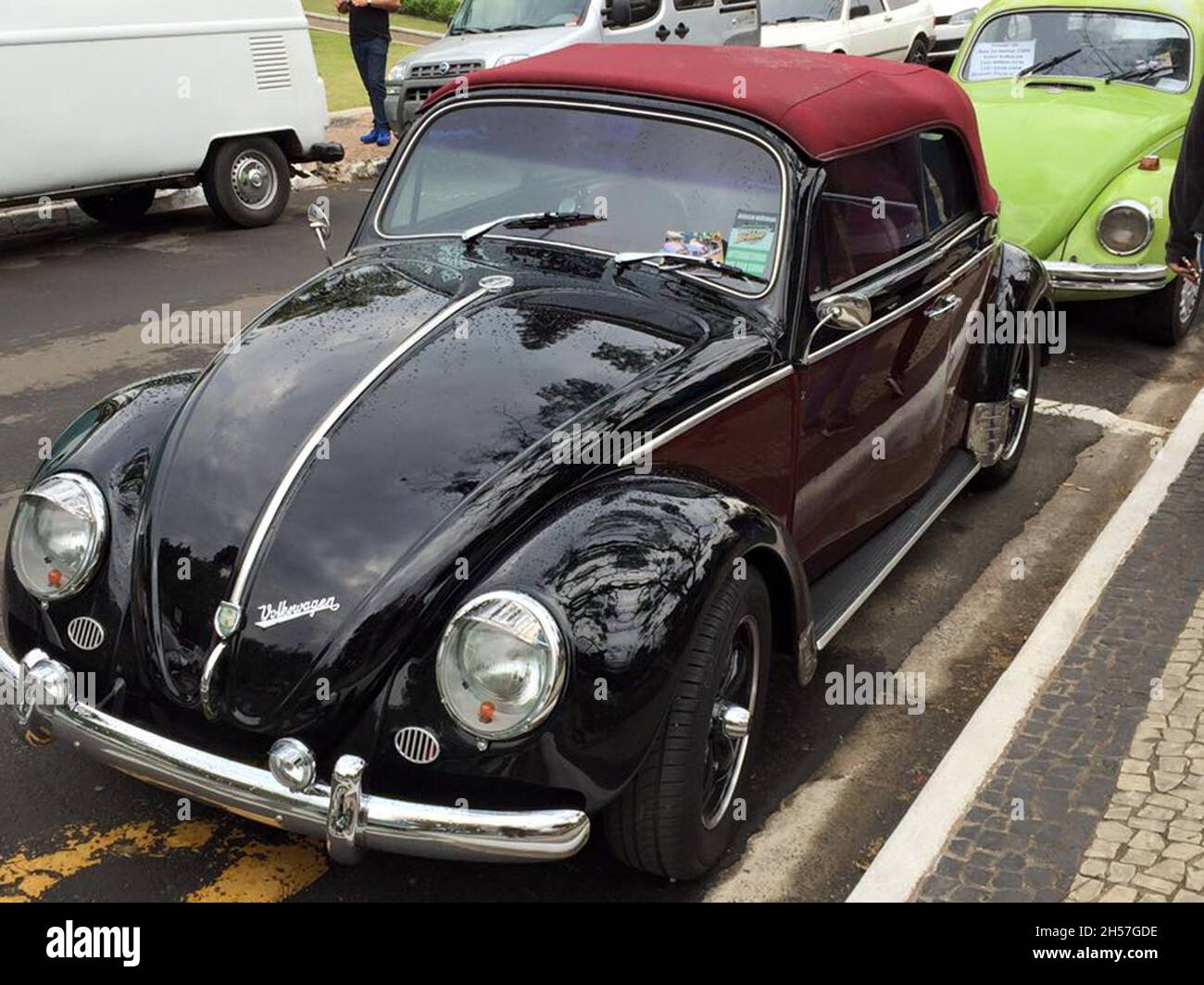 Red convertible elegance hi-res stock photography and images - Alamy
