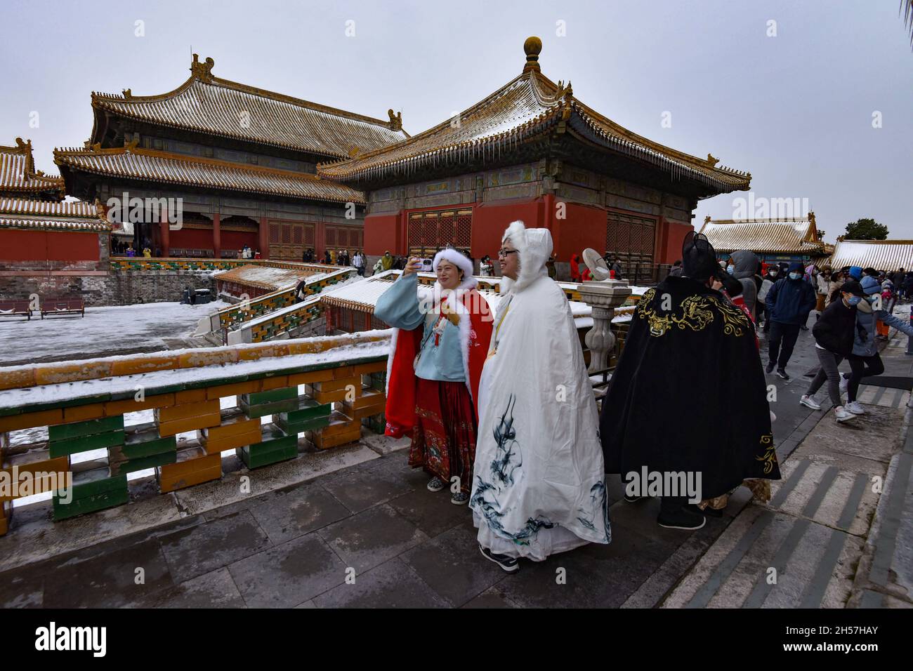 Beijing, China. 07th Nov, 2021. Tourists visit the Forbidden City in ...