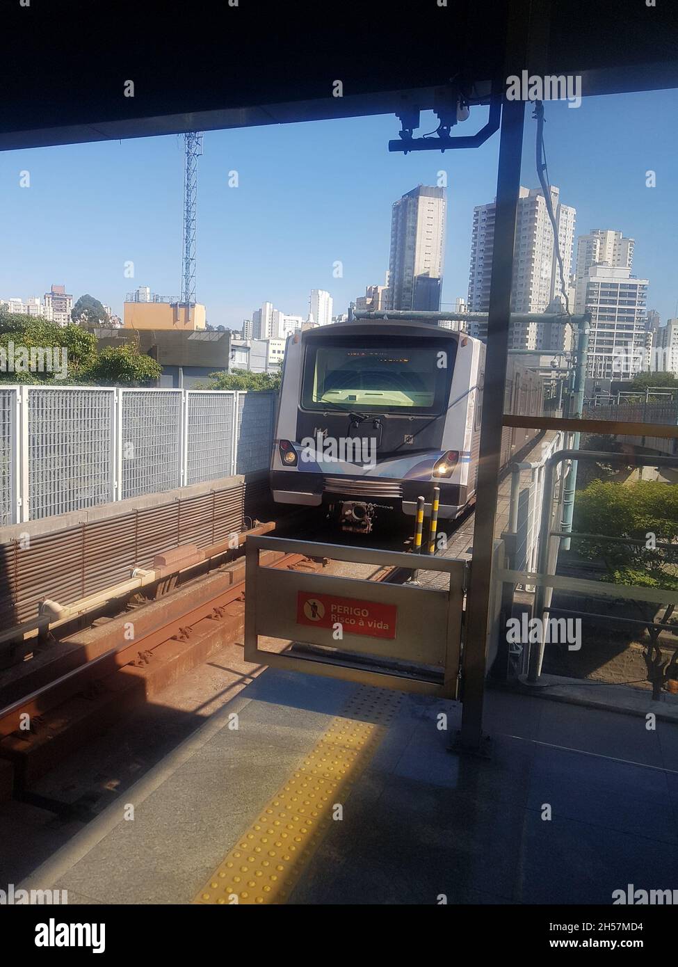 Metro station view arriving passenger hi-res stock photography and ...