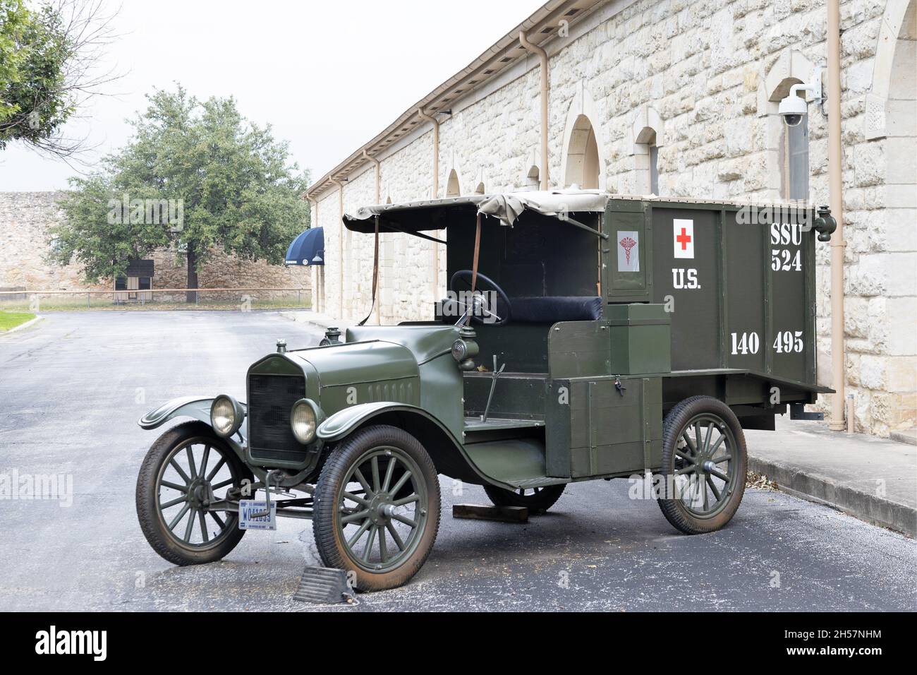 Old military ambulance hi-res stock photography and images - Alamy