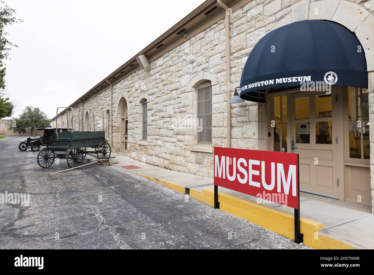 Military base entrance hi-res stock photography and images - Alamy